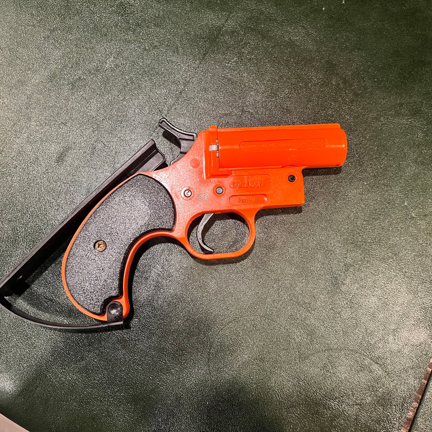 Orion 12 Gauge Signal Flare Pistol – AAG CANADA
